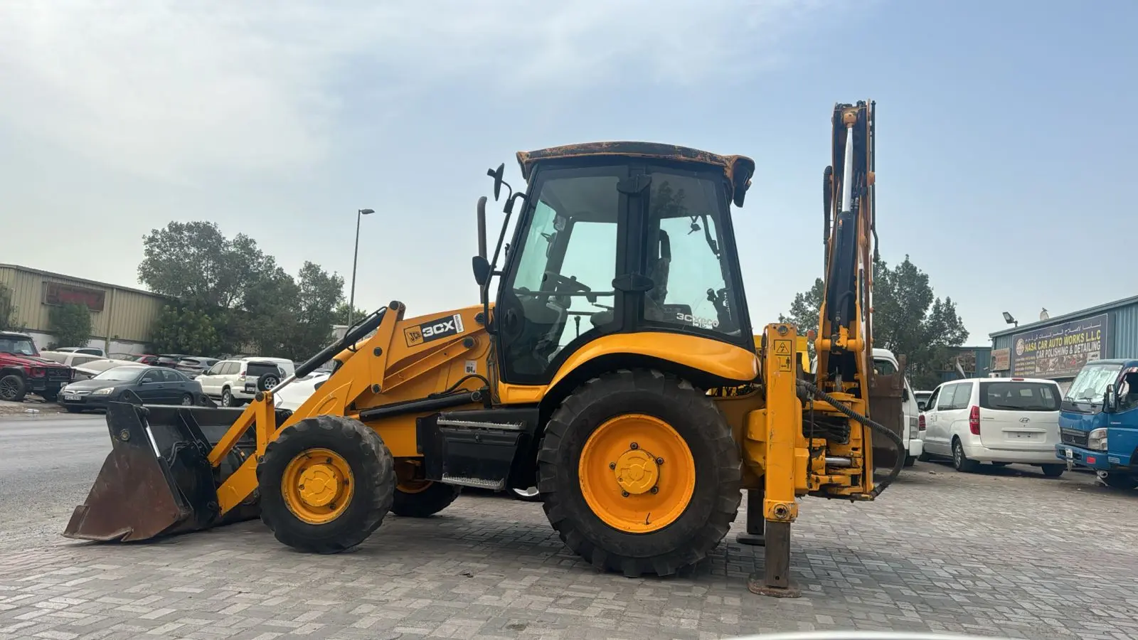Backhoe Loader Rental Dubai - Dream Way Equipment and Machinery Rental LLC