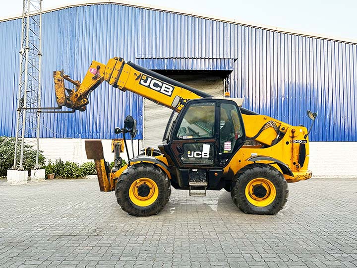 Boom Loader Rental in Dubai - Dream Way Equipment and Machinery Rental LLC